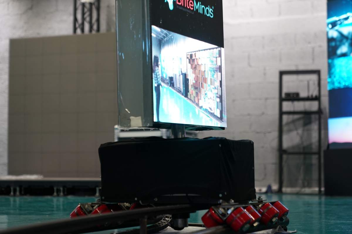 Curved Motion Max | BriteMinds